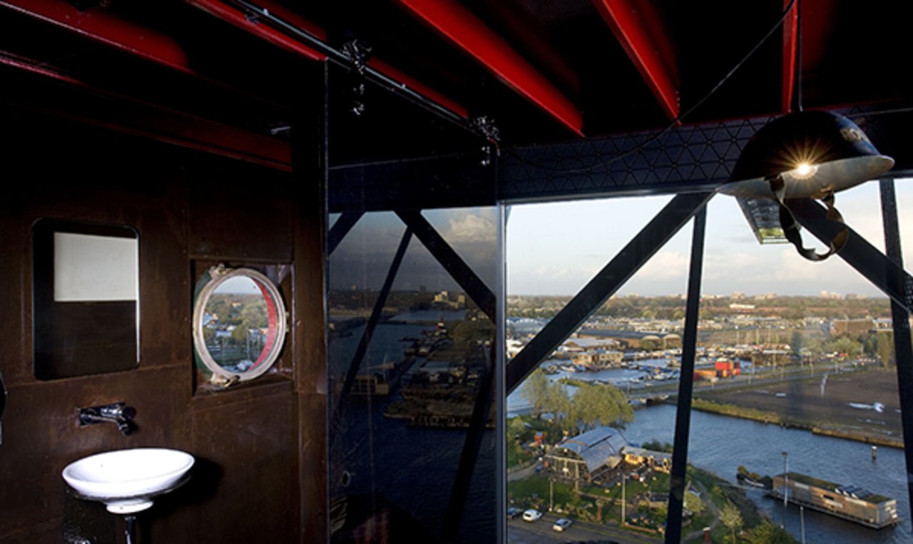 Grohe: A room with a view - atop a harbour crane | Pop Up My Bathroom